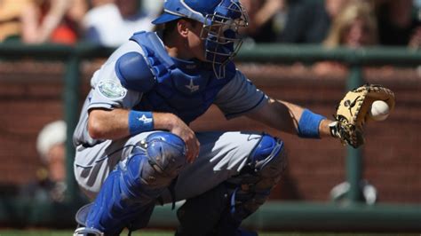 The Do's and Don'ts When Receiving as a Catcher