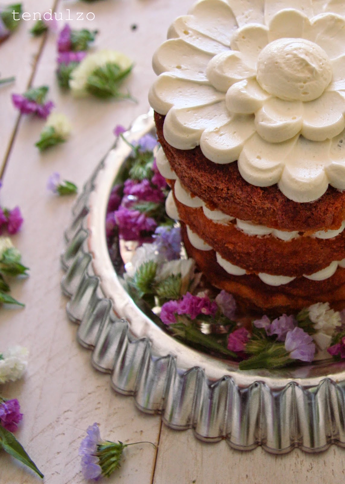 Mini layer cake de melocotón y chocolate blanco | tendulzo