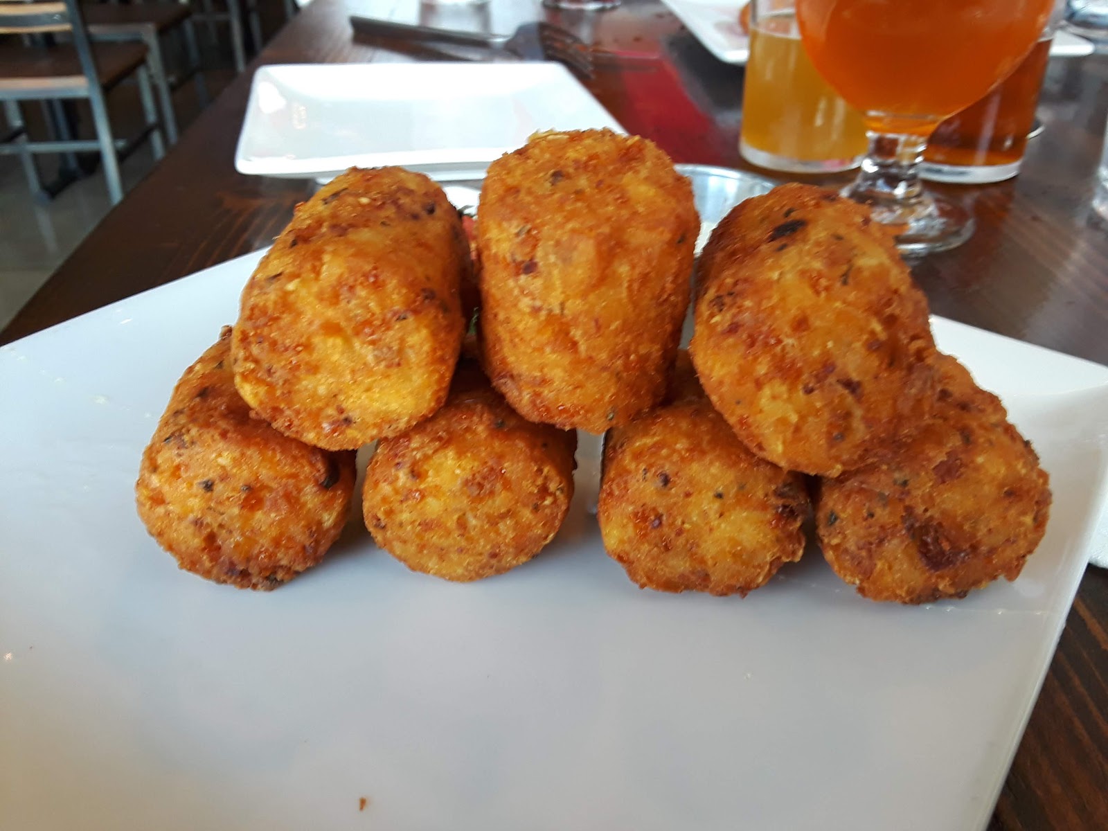 Gibby's French Fry Report: White Rock Ale House TATER KEGS
