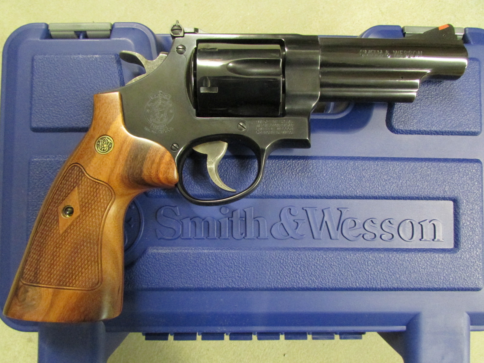 WORLD 10 MOST POWERFUL HANDGUNS ~ a WORLD 10 MOST POWERFUL HANDGUNS ~ a