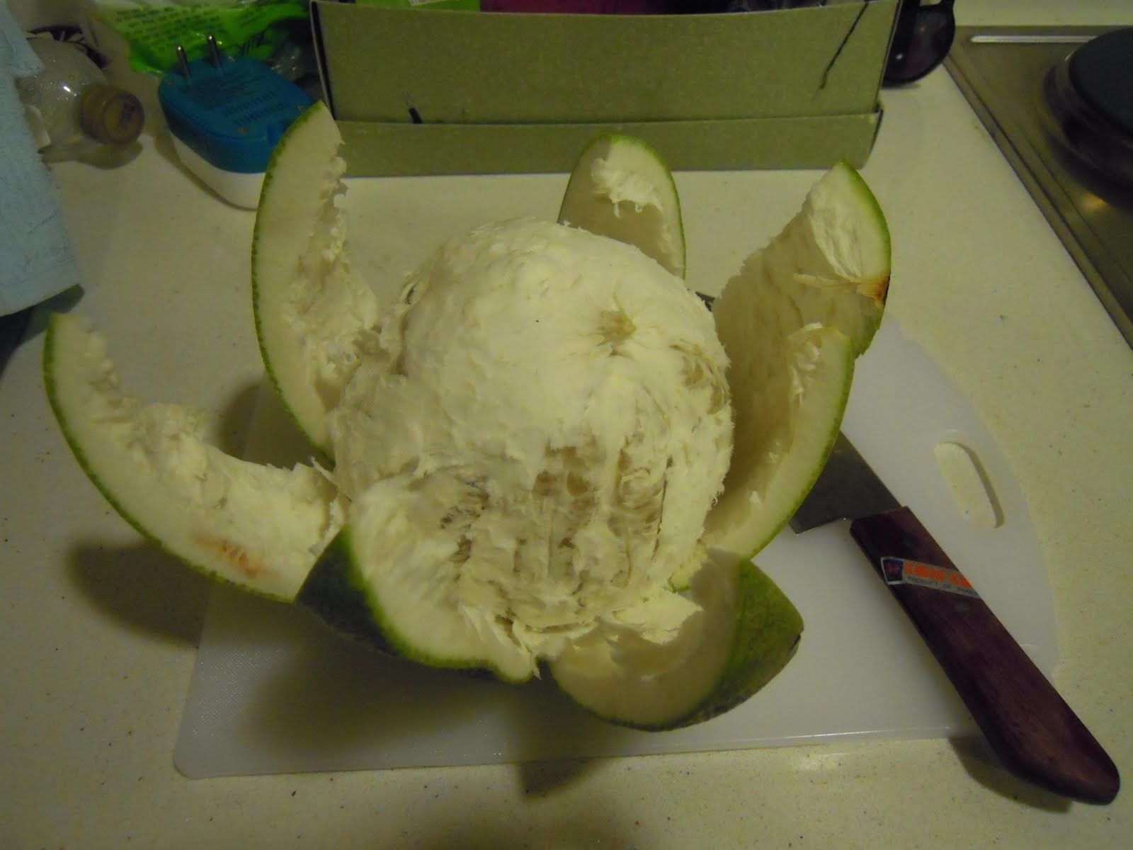 More Adventures to Come: How to peal a pomelo... or five reasons to buy ...