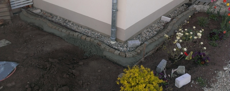 Do|Mi|s Garten: Rabatte ums Haus