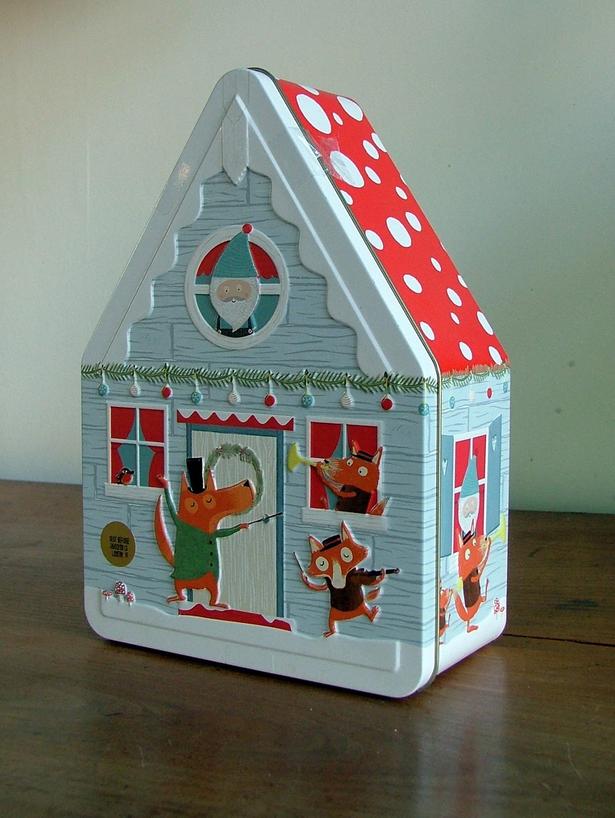 Kaylovesvintage: Christmas tins