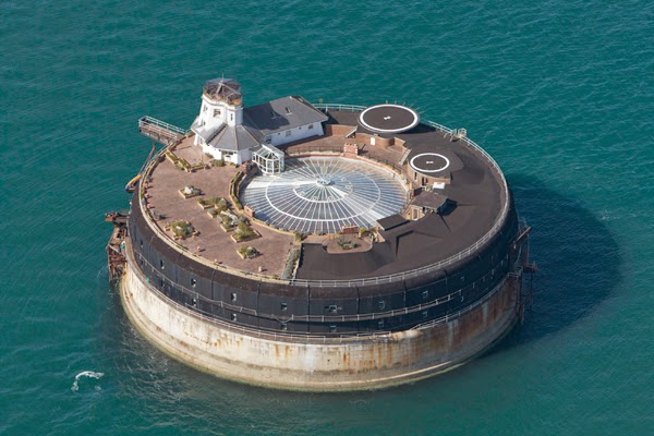 ENJOY THE BEAUTIFUL WORLD @ AM-PM: Spitbank Fort Attractive Venue Spot ...