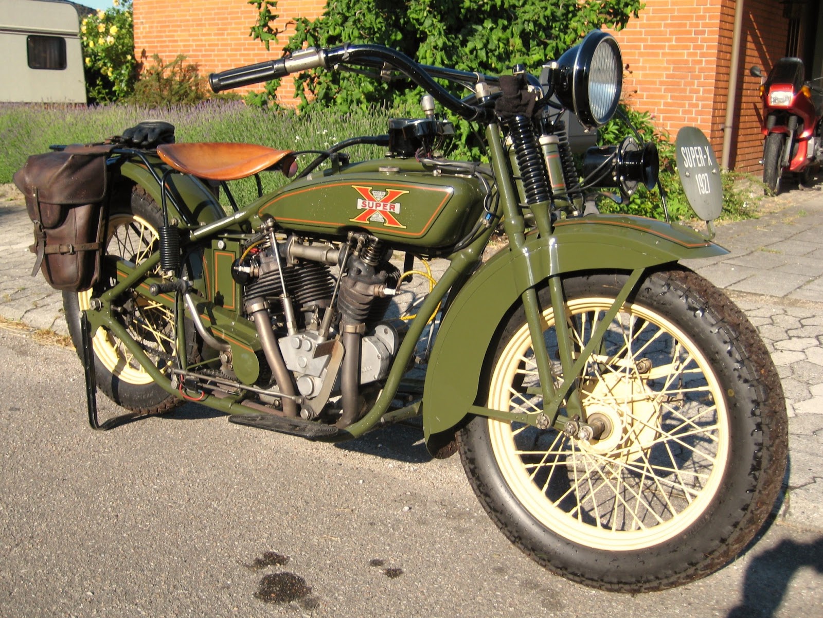 Full Moon Motorcycles: Excelsior Super X...