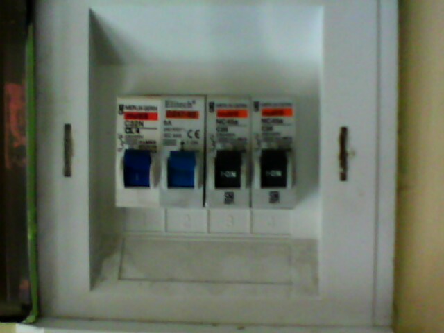 MCB (miniature circuit breaker) - ALAT RUMAH TANGGA
