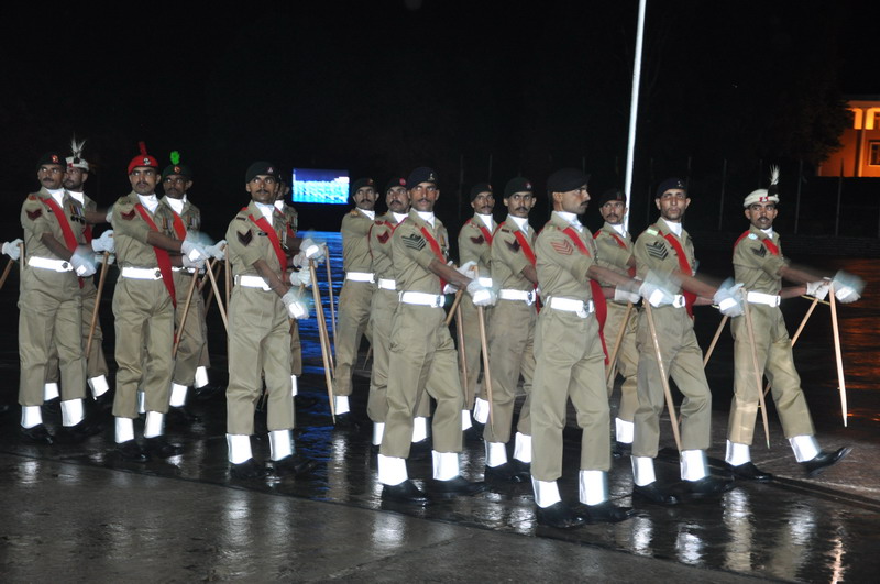 Pakistan Military Academy: Azadi Parade 2013 at Pakistan Military ...