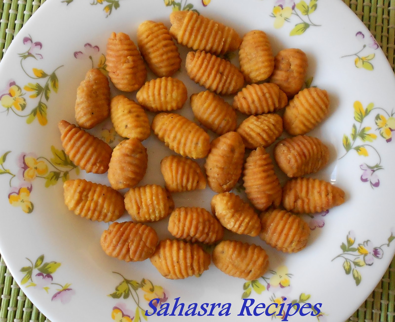 Sahasra Recipes: Gavvalu