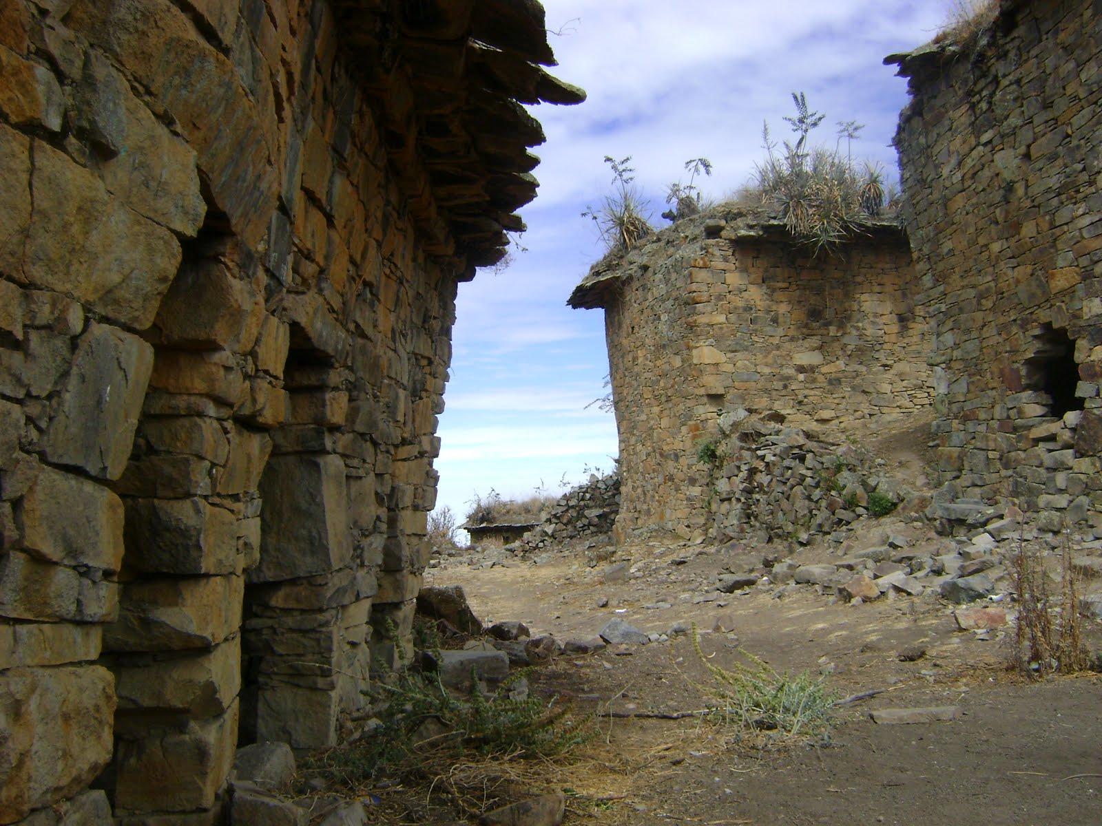 El Libro de Aventuras: Rupac ( Rupak ) "El Machu Picchu Limeño"