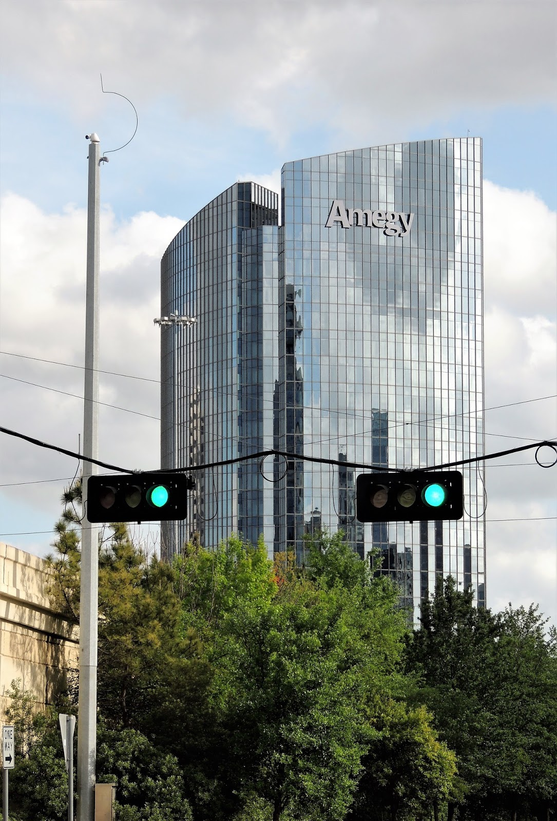Houston Banking & Finance in Pics: Amegy Bank Building (610 West Loop)