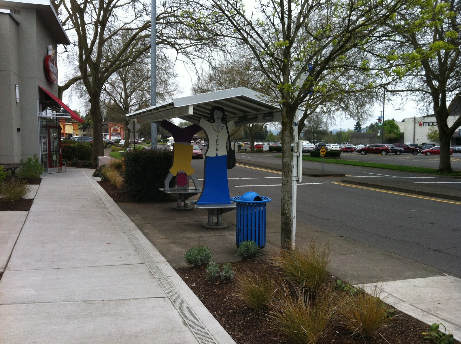 RANTINGS OF A FORMER TRIMET BUS DRIVER: Good Bus Stop Design - in Eugene