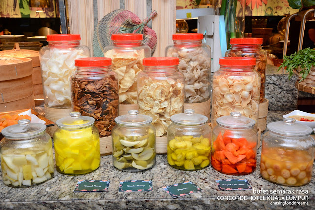 CHASING FOOD DREAMS: Melting Pot Café Buka Puasa Buffet @ Concorde ...