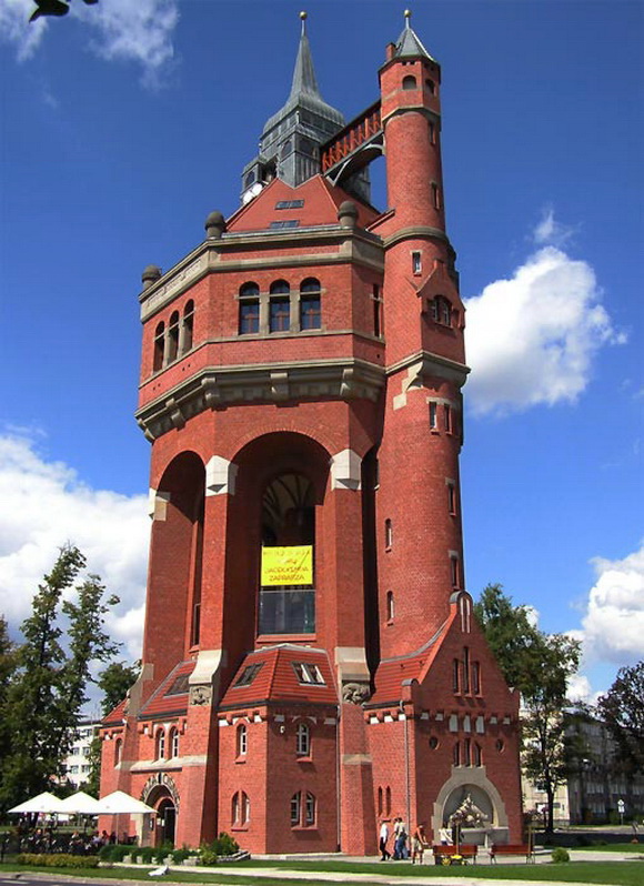 THE WORLD GEOGRAPHY: 14 Unique Water Towers From Around the World