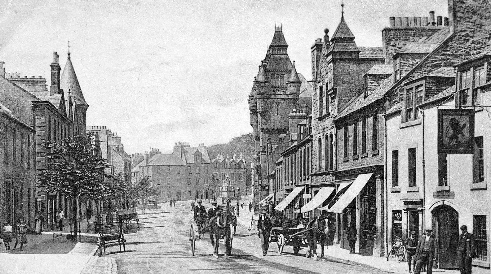 Tour Scotland: Old Photograph High Street Linlithgow Scotland