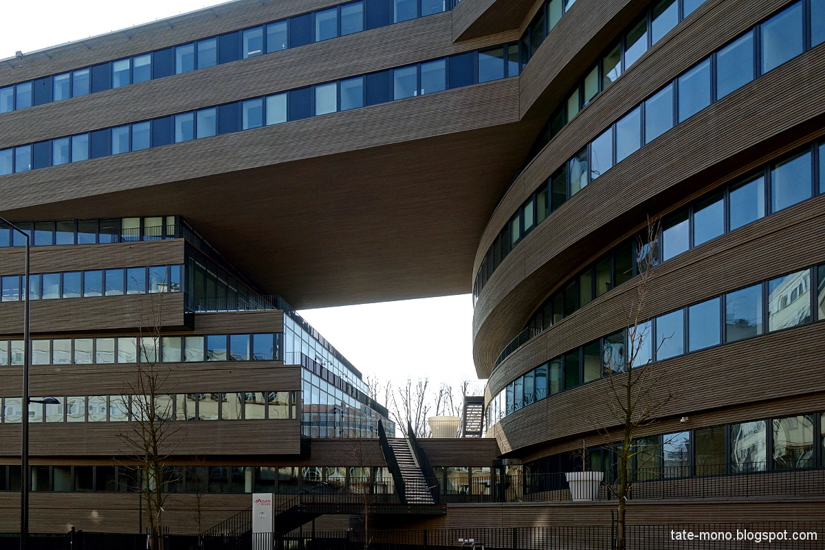 TATÉ-MONO: Pushed Slab building