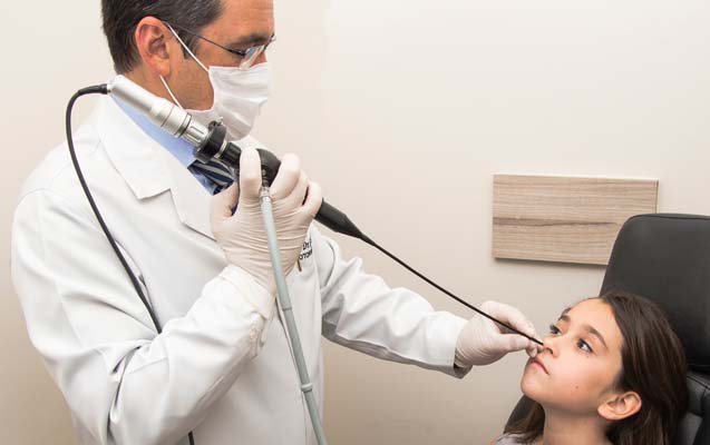 Mundo Caótico: Endoscopia nasal + Vídeo laringoscopia