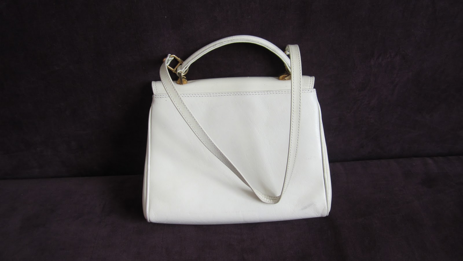 i like vintage: Geanta vintage alba- vanduta