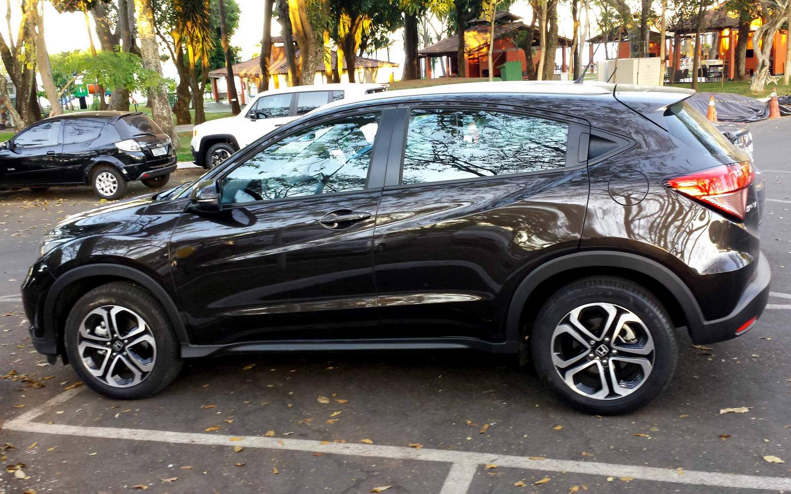 Honda HR-V x Civic: comparativo - espaço, preço e consumo