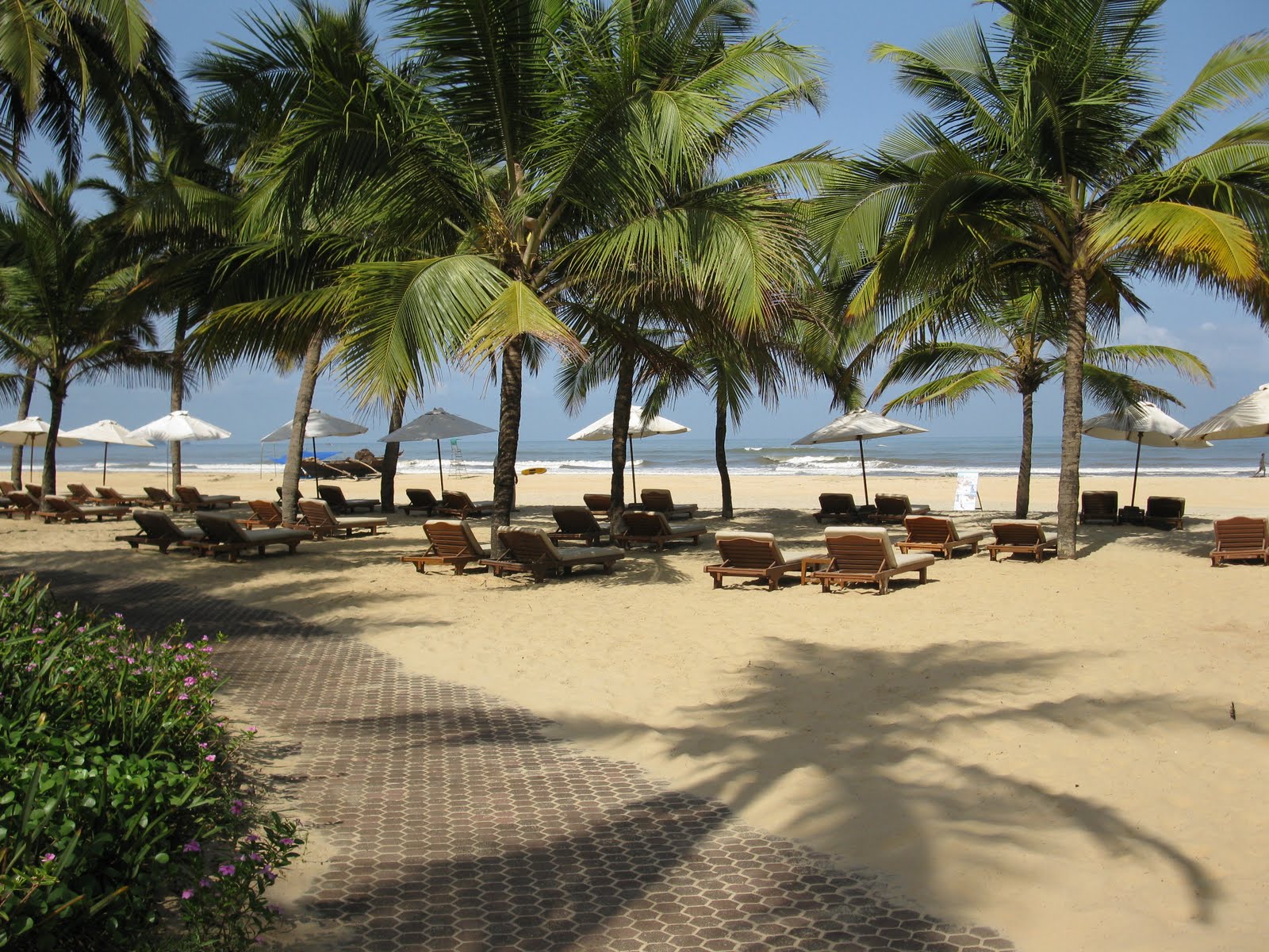 Different Colours of Life: Green Valley, Amboli and The Leela Kempinski ...