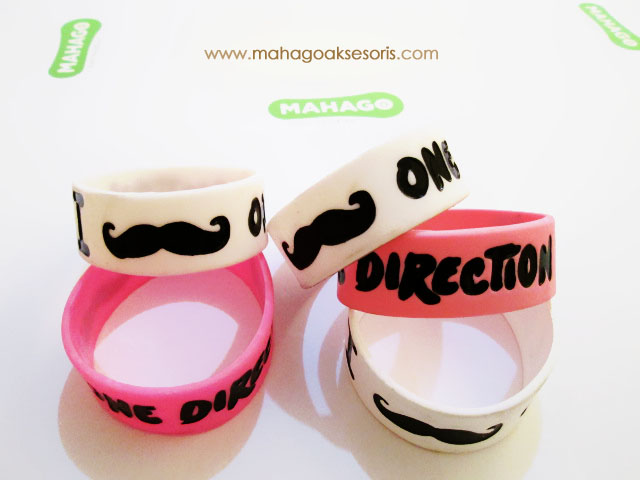 wristband one direction 1D mustache ~ gelang wristband bracelet baller ...
