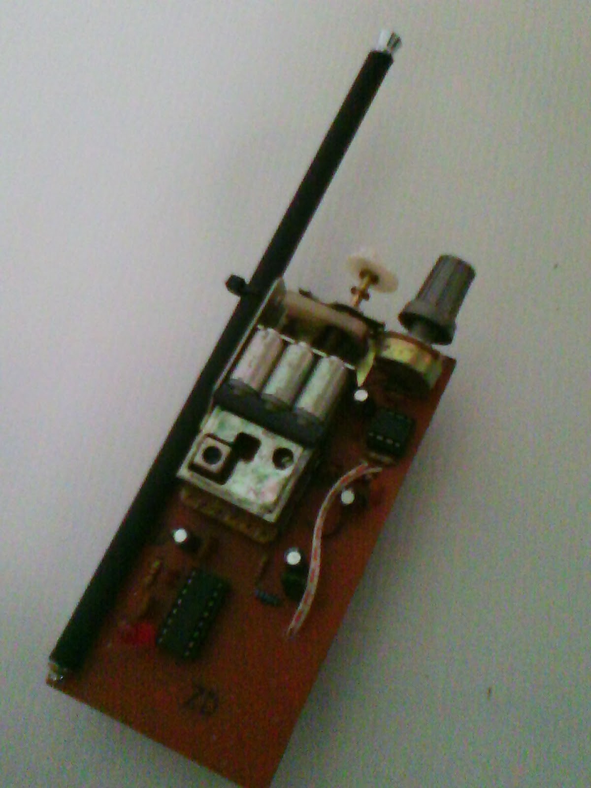 elektronika-analog: 3 Volt Portable FM Receiver LA1260 & TDA2822M