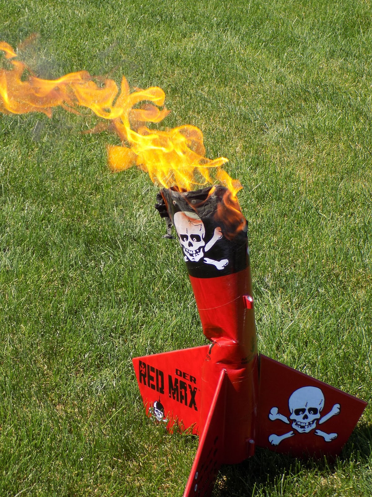 The Rocket N00b: Mega Der Red Max CATO