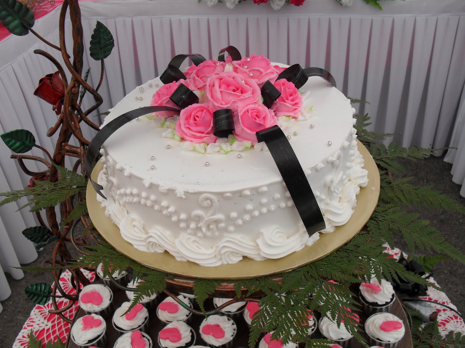..:Anissya Cakes:..: kek tema pink hitam