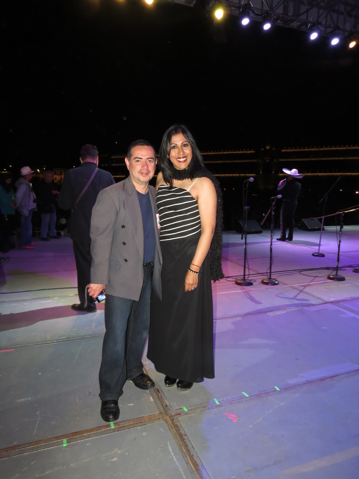 somos el espectador: MARIA ESTHER LA ELEGANCIA DE UN CANTO