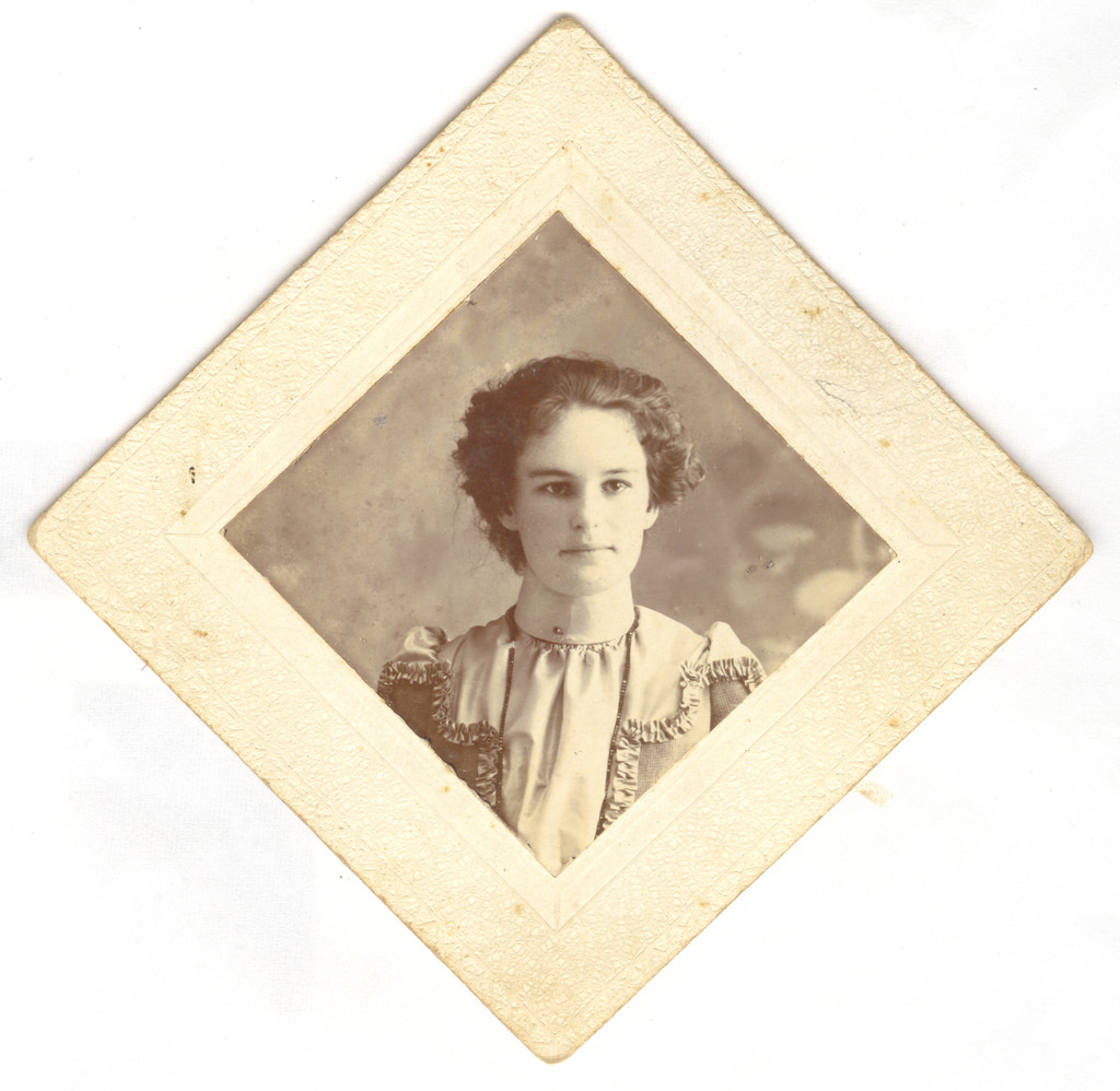 Rarely-Seen Diamond-Shaped Portraits of People at the Turn of the ...