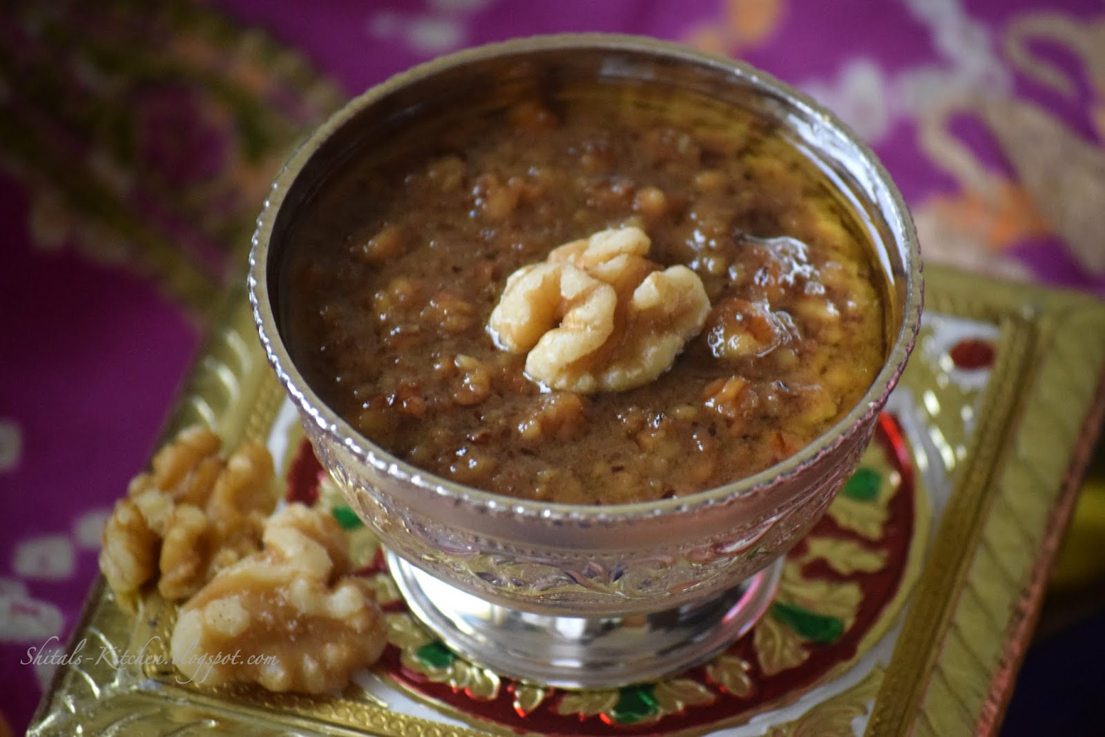 Shital's-Kitchen: Walnut Halwa