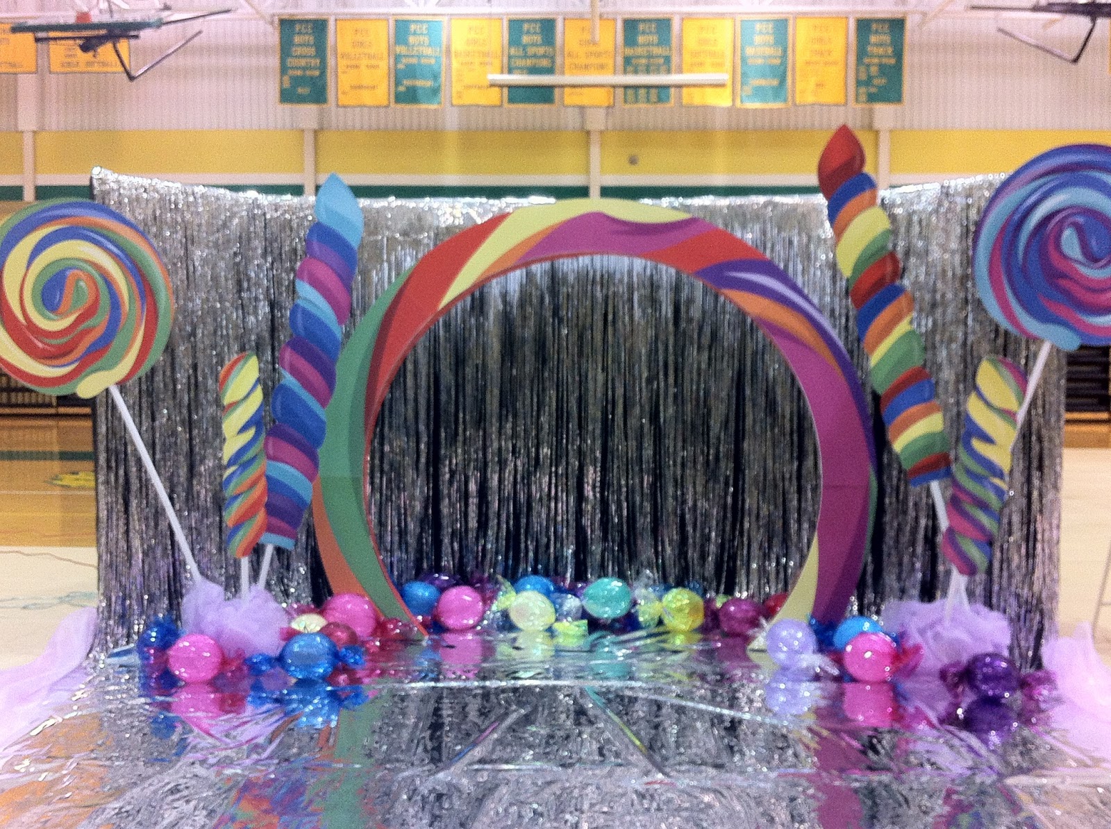 1000+ images about School Dance Ideas on Pinterest | Cupcake bedroom ...