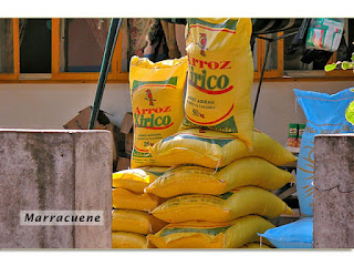 Moçambique - Maputo - Marracune:Sacks of rice for Sale