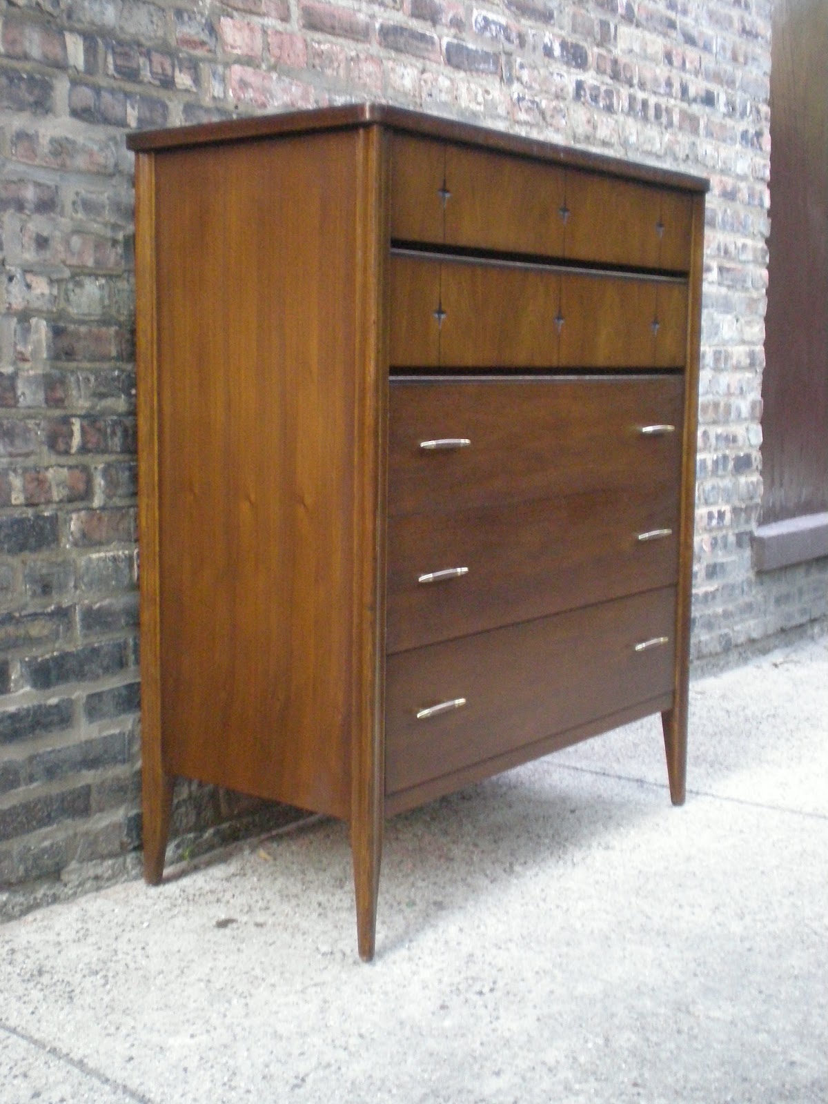 Mid Century Chicago: Broyhill Saga Bedroom Set