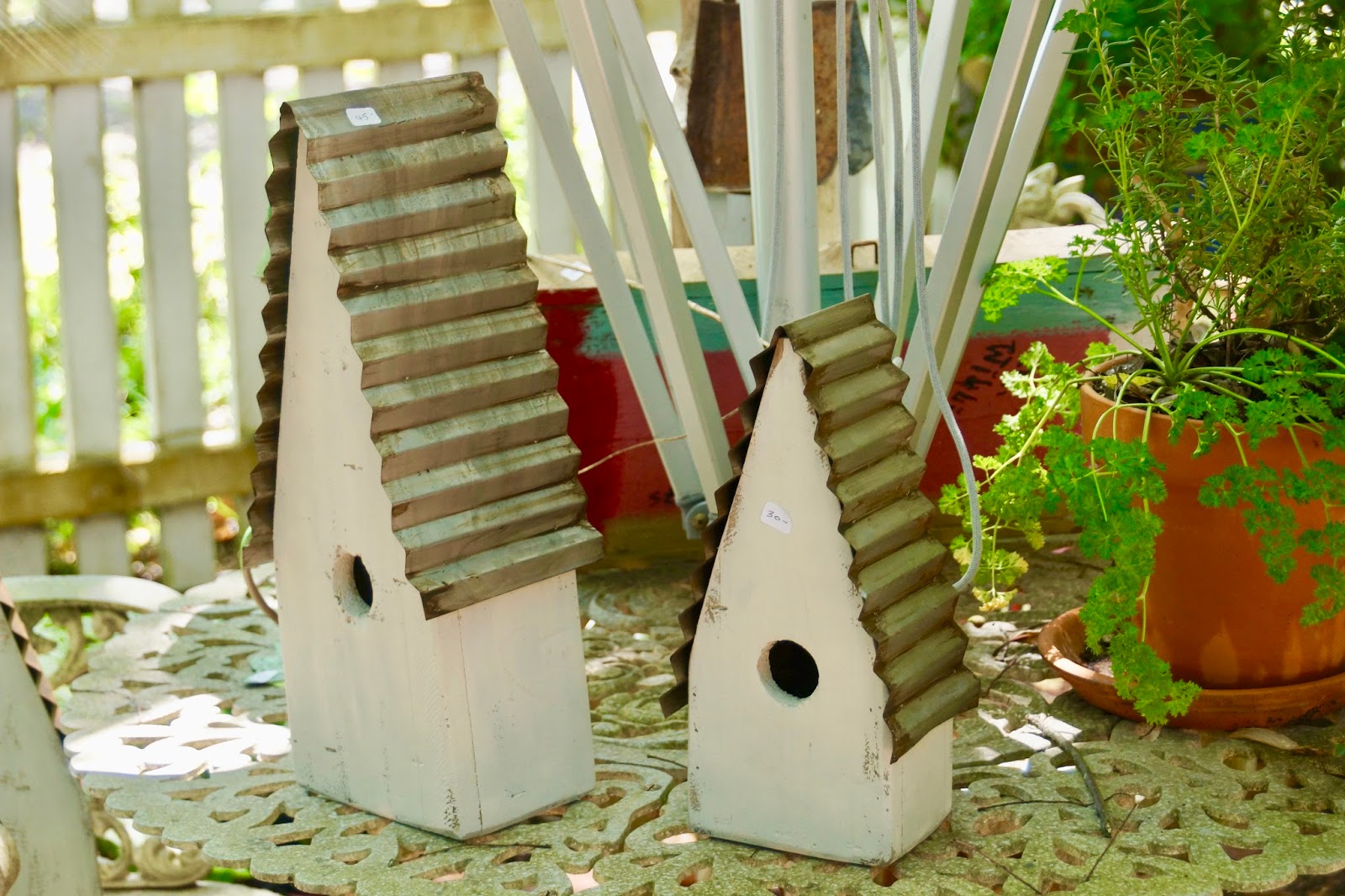 THE FRENCH HUTCH: TALES OF THE TRAVELING TOTES AND A GIVEAWAY