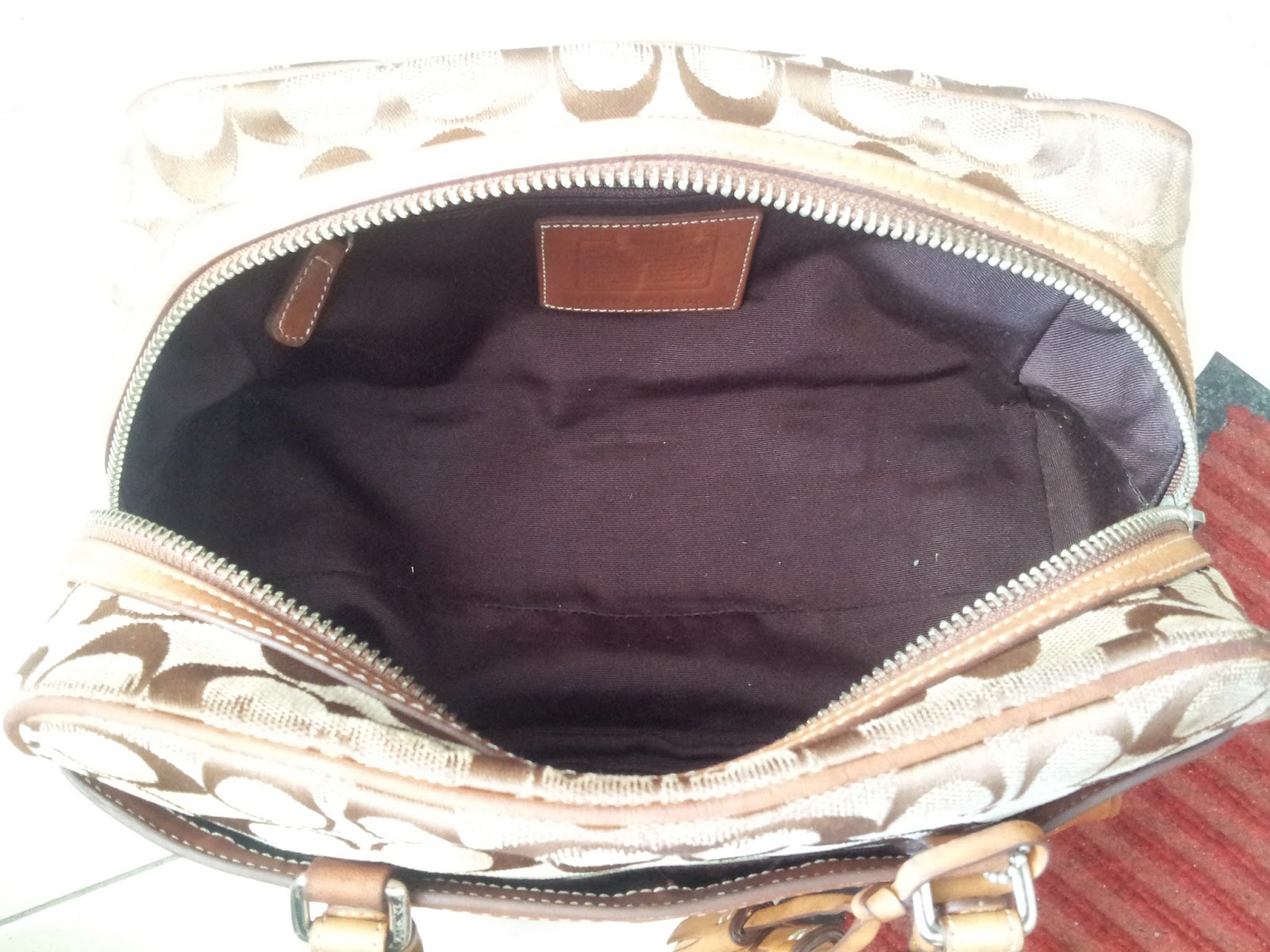 pArT tiMe bUnDLe: Authentic Coach Monogram Hand Carry Bag (SOLD)