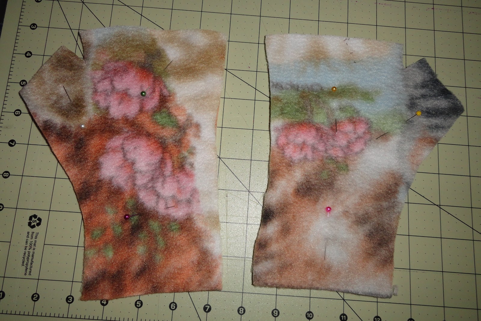 theArtisticFarmer: Five Minute Mittens or Finger-less Gloves