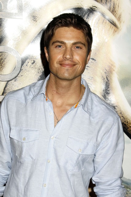 Eric Winter | Celebrities Photos Hub