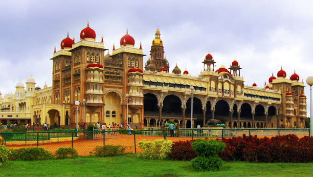 See the Beauty of Karnataka by Visiting It ~ Indian Tour Packages