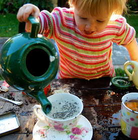 At home with Ali: Outdoor pretend cafe