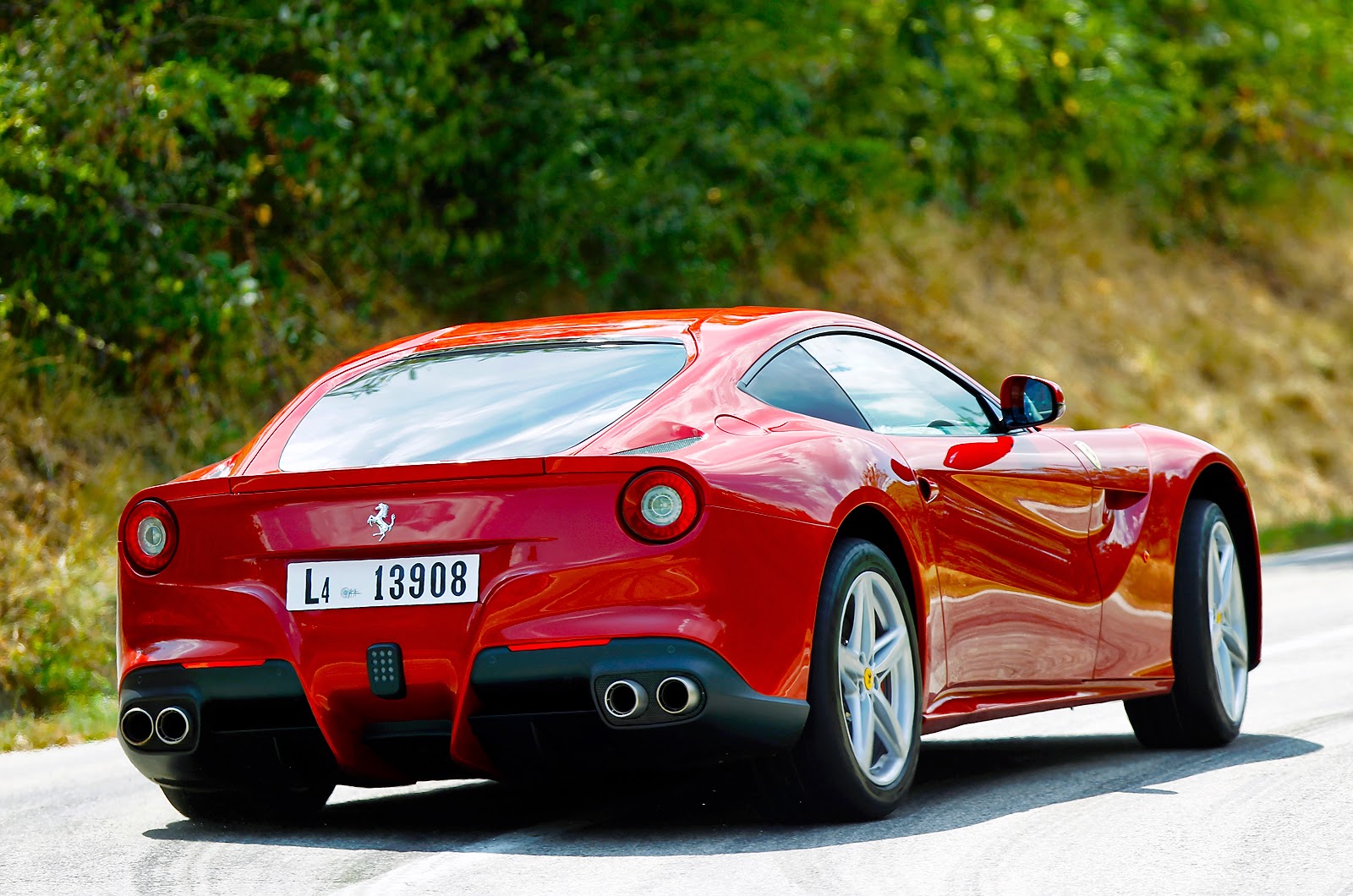 Ferrari F12 Berlinetta Red HD Wallpaper | Galery Car Wallpaper