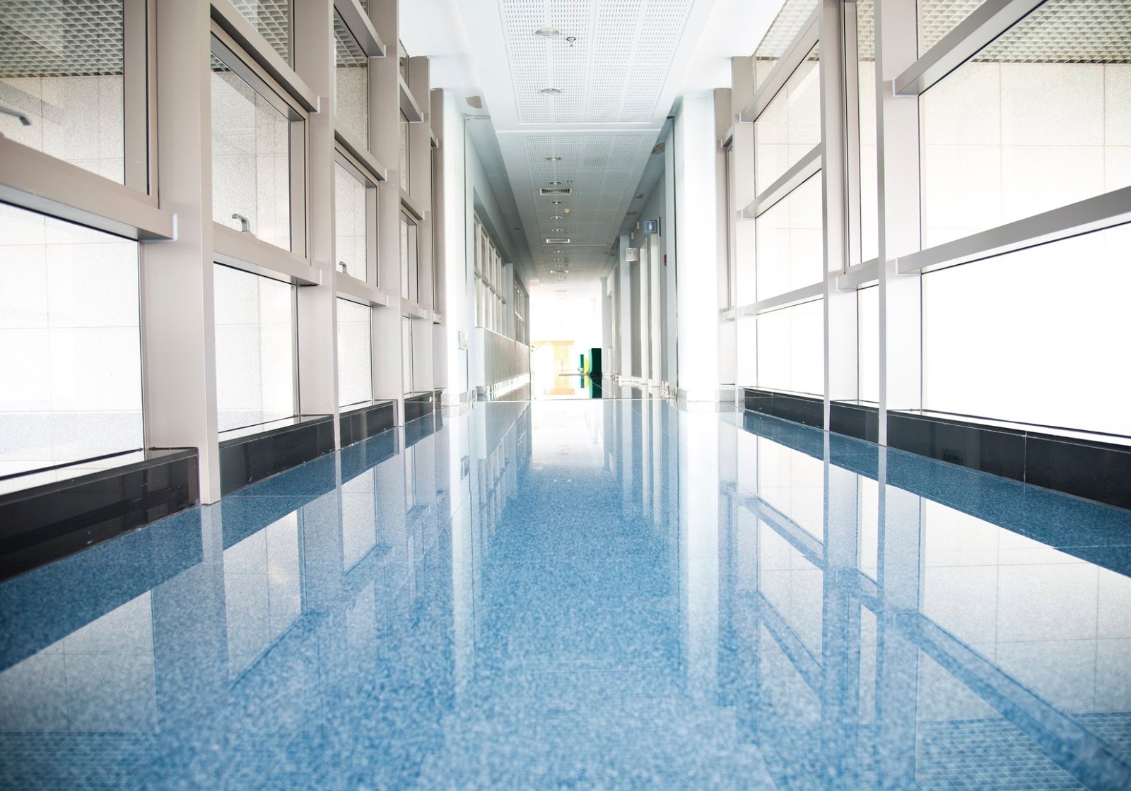 Top 4 Benefits of Linoleum Floor Coating - Vinyl Floor Polishing
