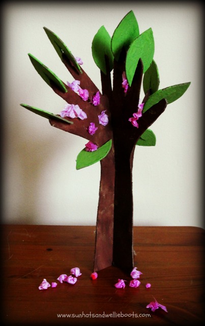 Sun Hats & Wellie Boots: 3D Hand Trees - Exploring the 4 Seasons