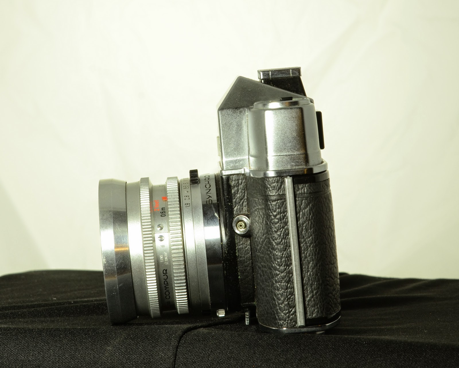 Vintage Camera House: Kodak Retina Reflex IV