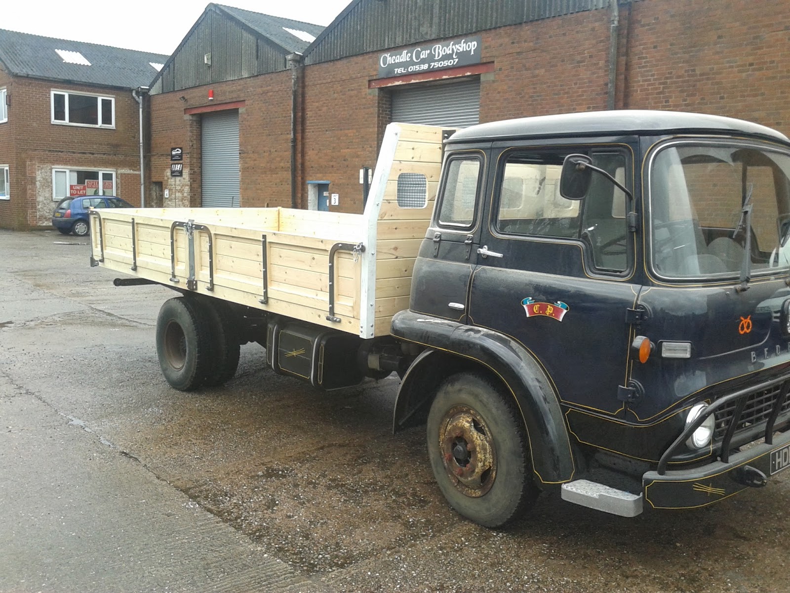 Irongatecompany.co.uk: reproduction wooden show lorry