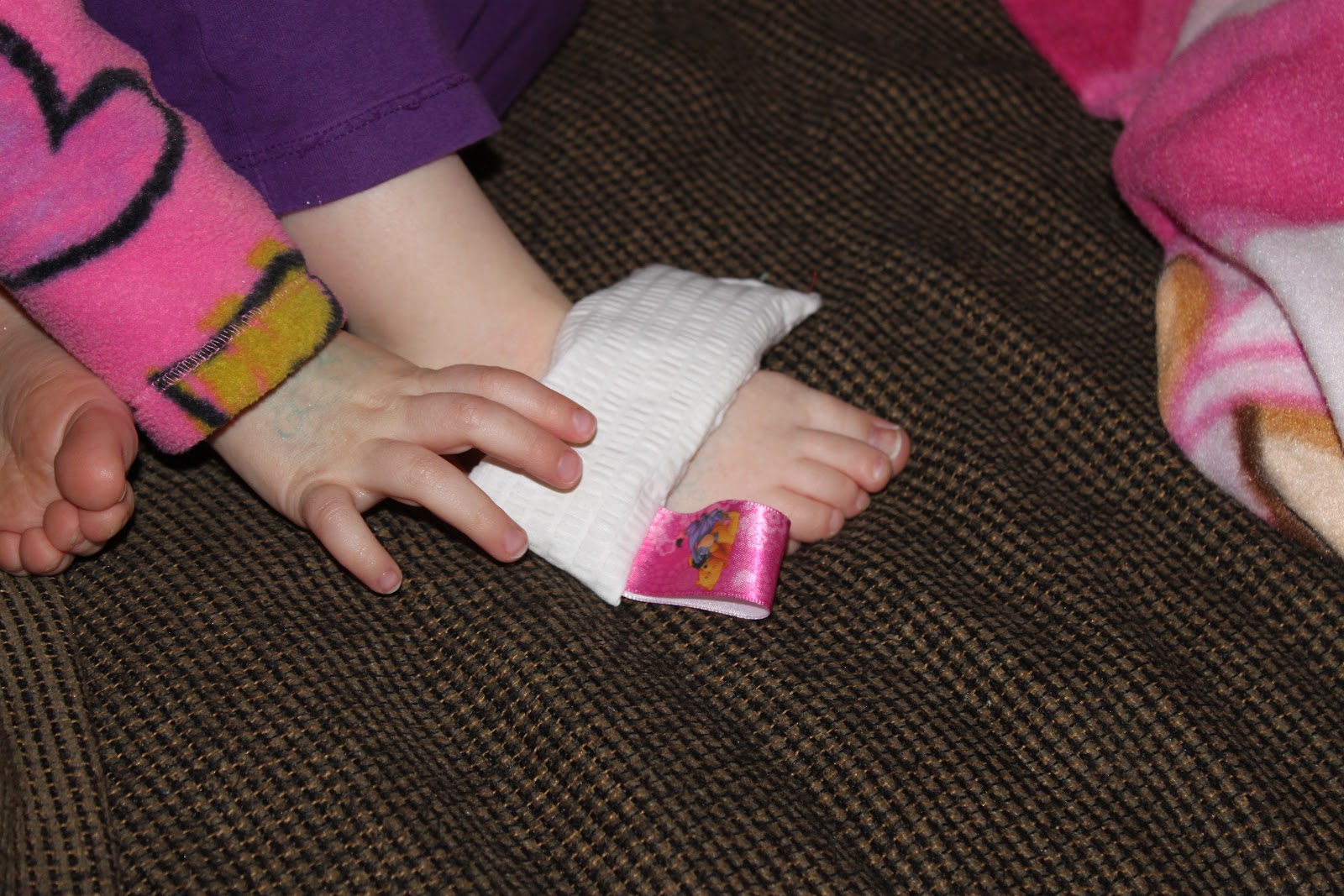 Mama Clucks: Boo Boo Packs -- Save the Band-Aids!!