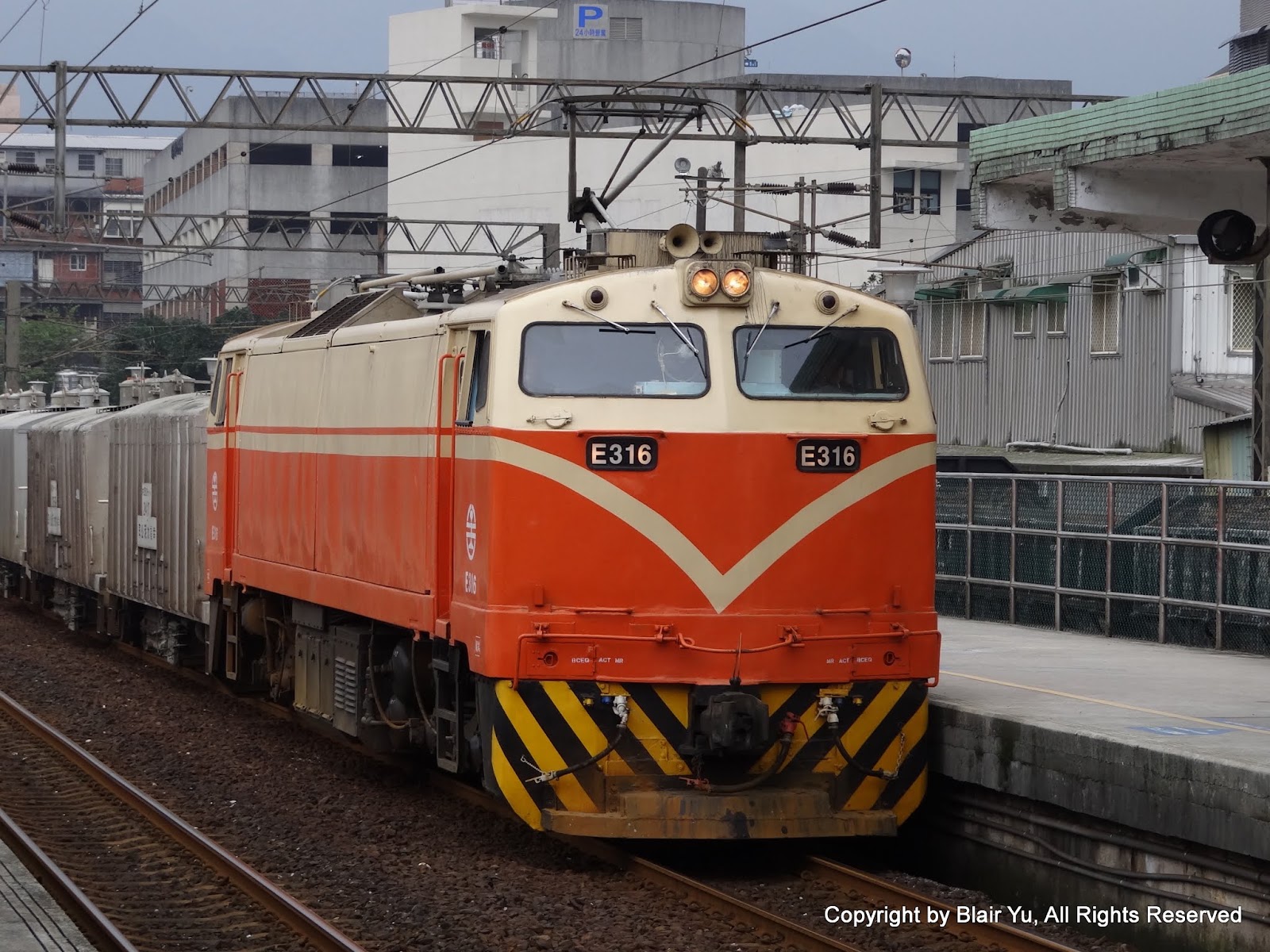 Blair's 鐵道攝影: E316電力機車 / TRA E316 Electric locomotive