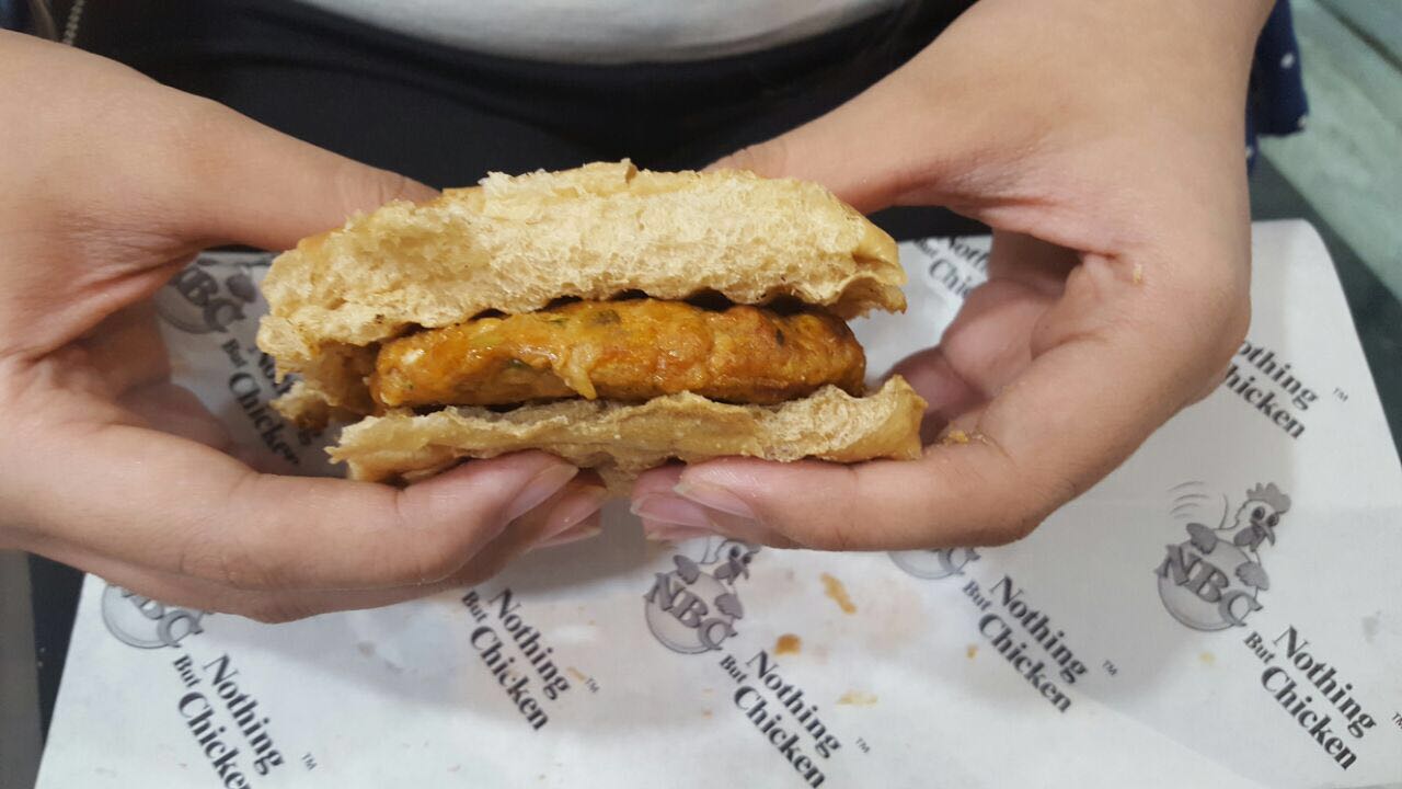 MISS FOODIE DIARIES: REVIEW ON NOTHING BUT CHICKEN, MUMBAI