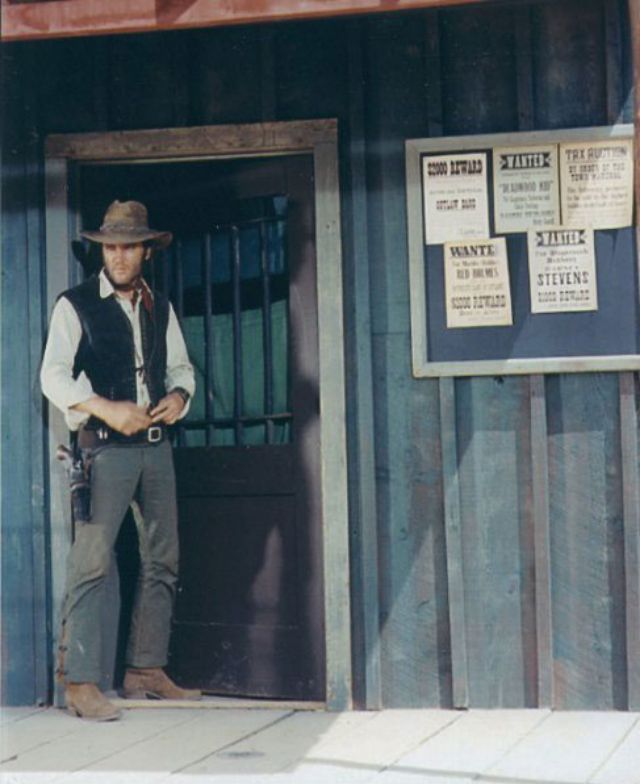 Rare Color Photographs of a Bearded Elvis Presley During Shooting for ...