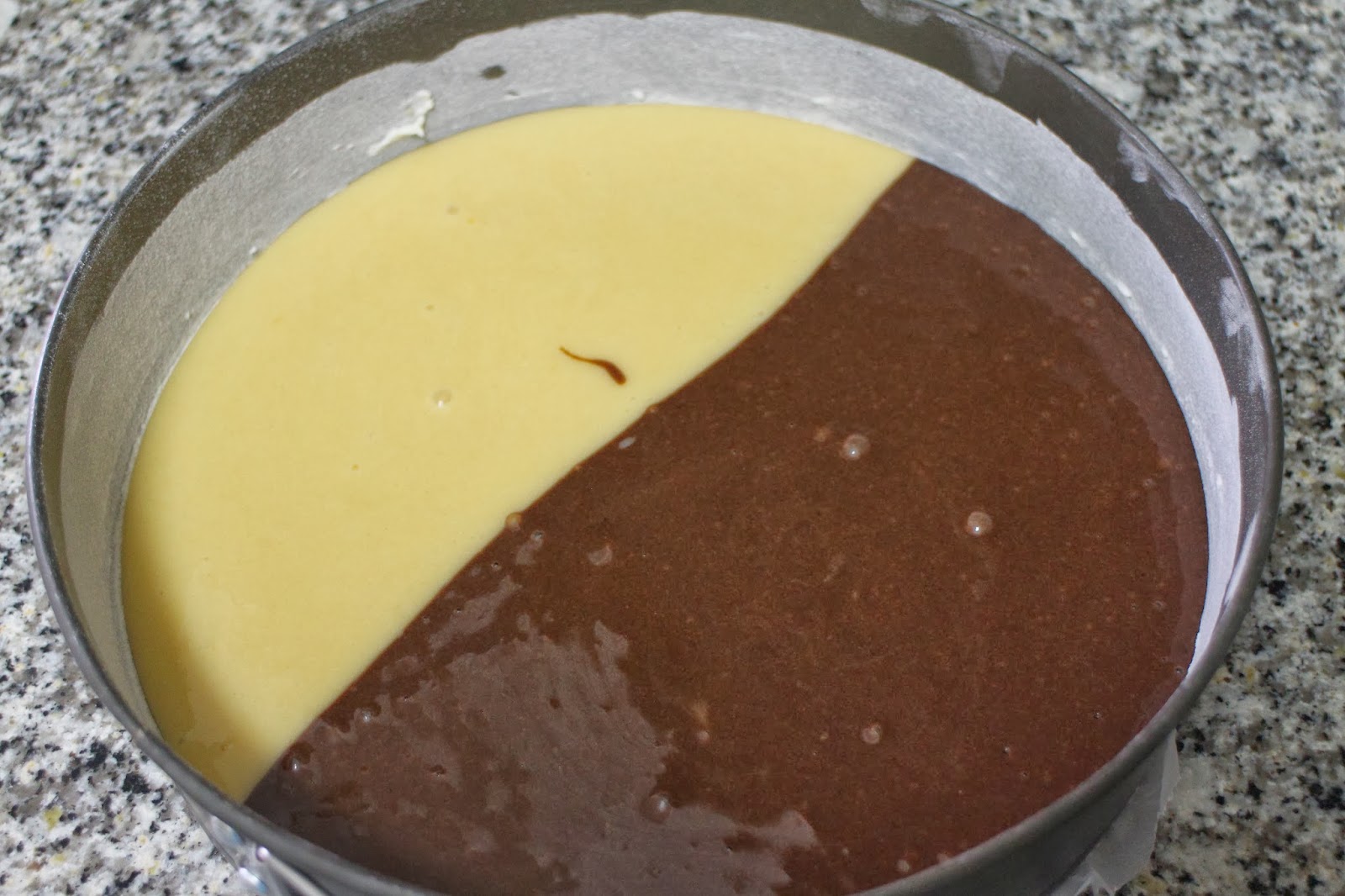 Modéstia Q.B.: Bolo Mármore de Côco e Cacau e Mini Bombocas