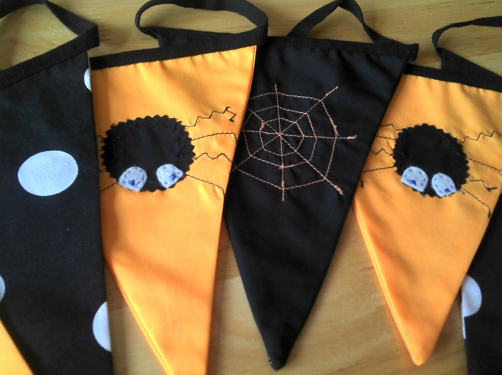 Creative Crafting: Make your own Halloween Bunting